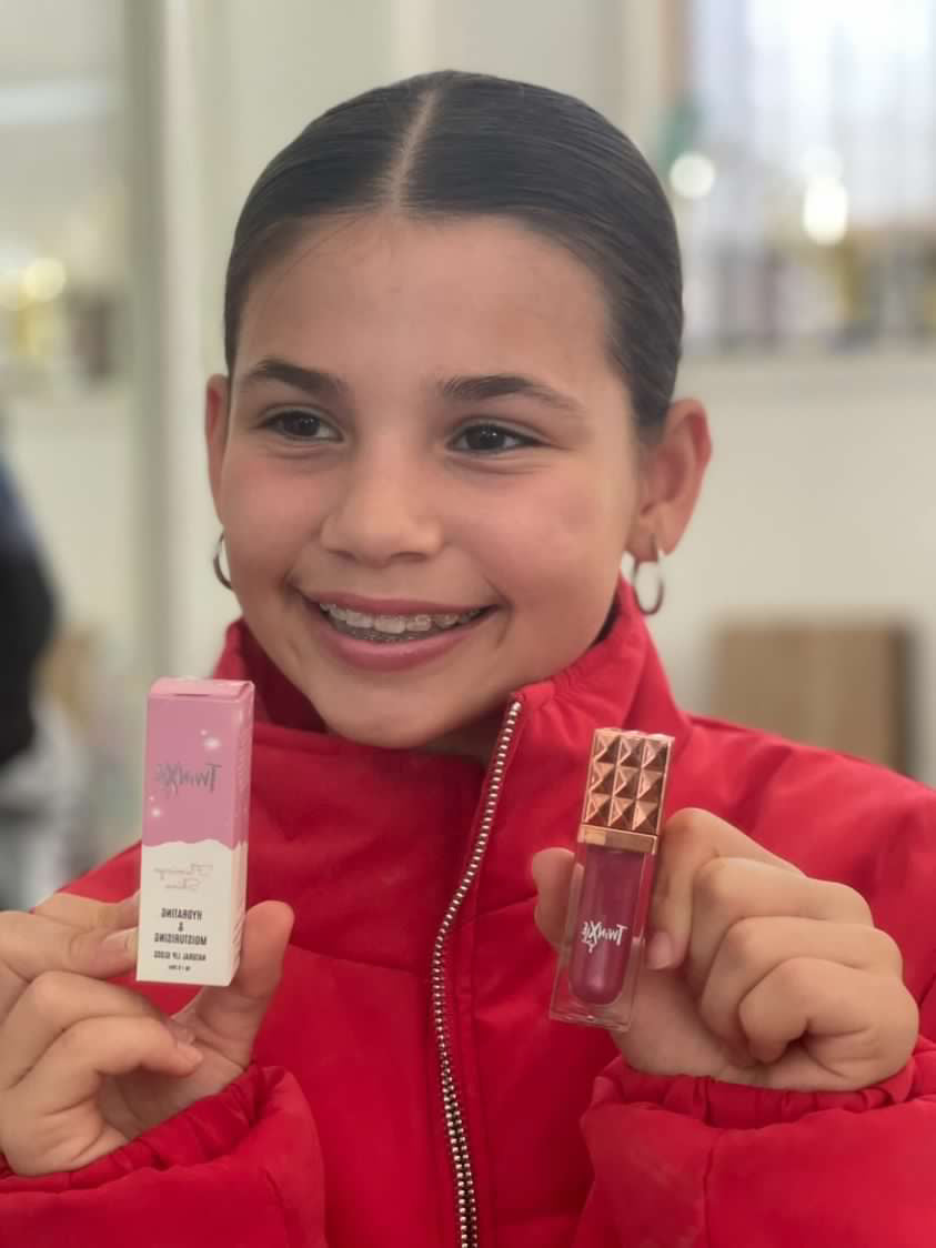 How to choose safe and healthy lip gloss for kids – Twinxie Girl